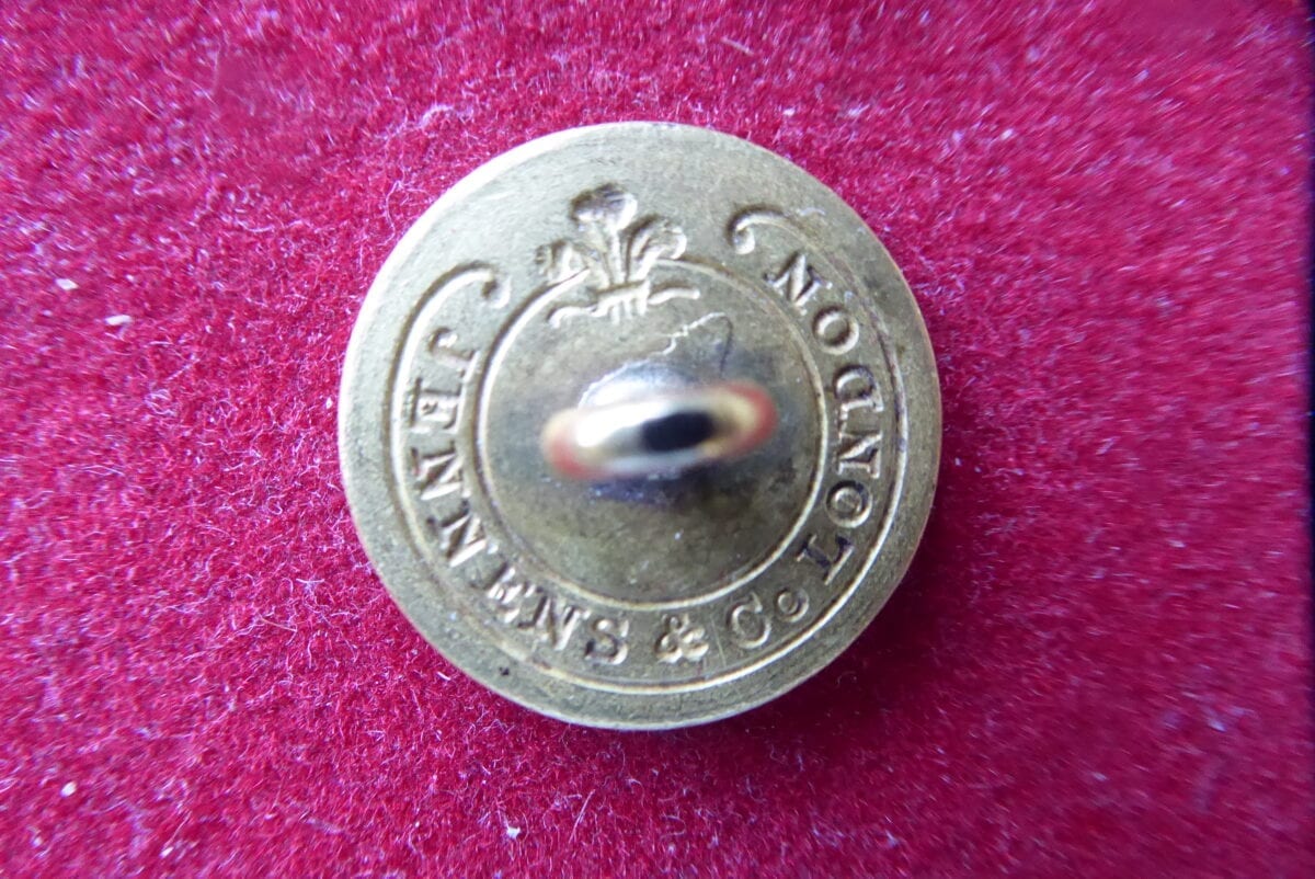 A Georgian royal button in fine gilt – Bates and Hindmarch